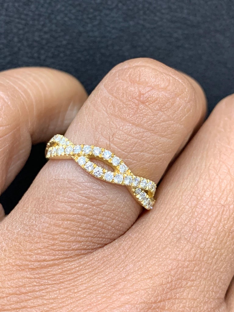 0.21 Carat Diamond Wedding Ring in 18K Yellow Gold For Sale at 1stDibs