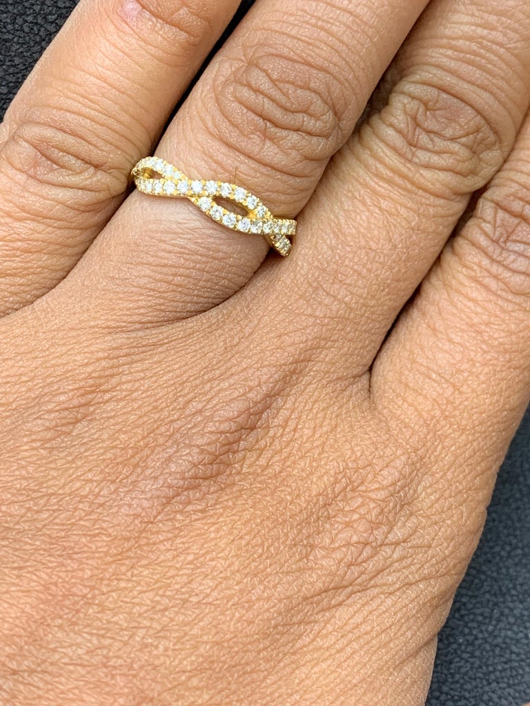 0.21 Carat Diamond Wedding Ring in 18K Yellow Gold For Sale at 1stDibs