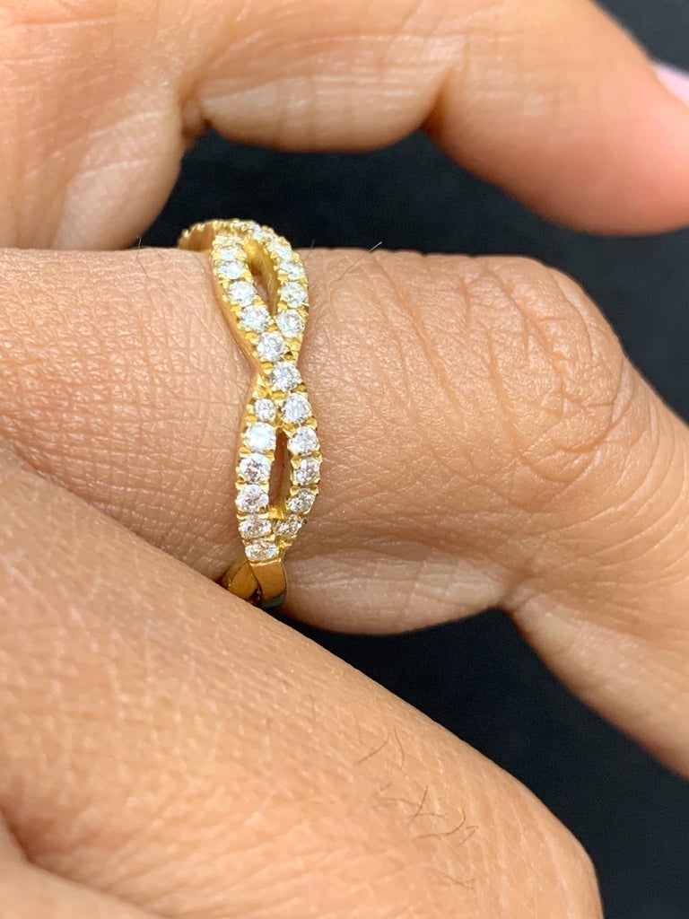 0.21 Carat Diamond Wedding Ring in 18K Yellow Gold For Sale at 1stDibs