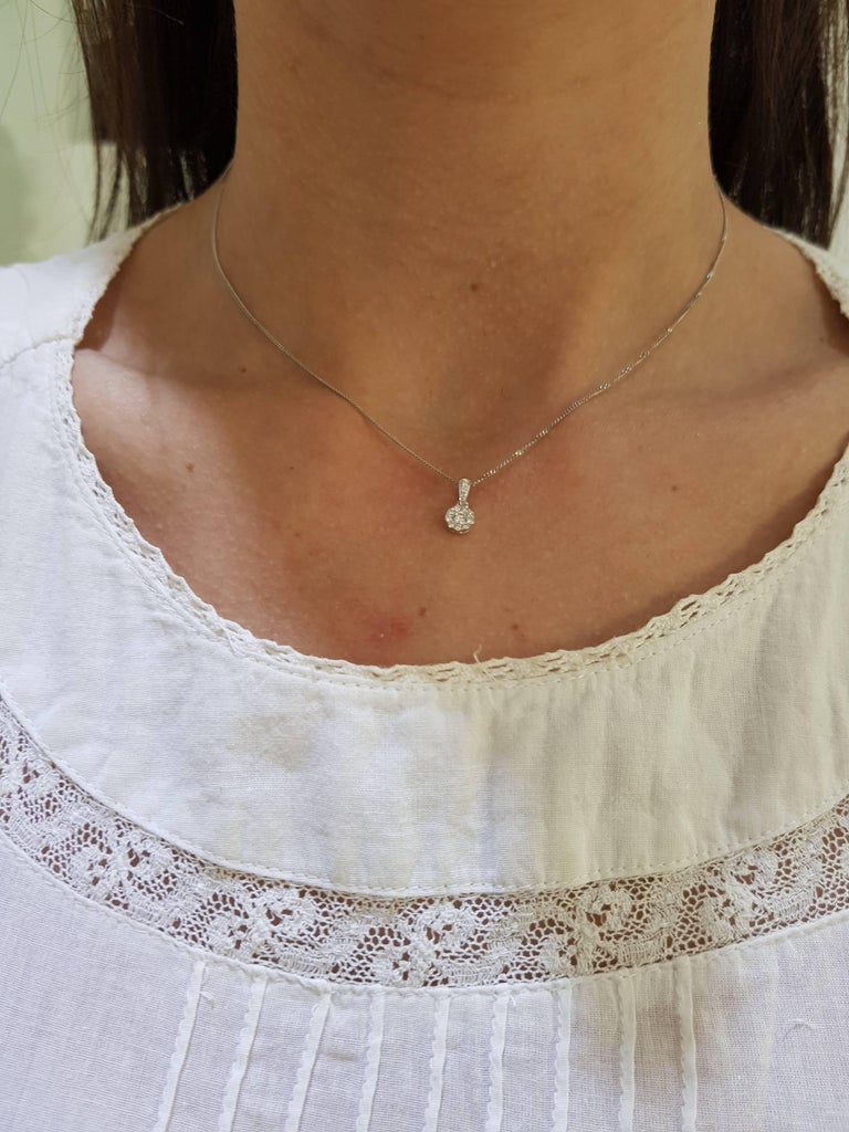 0.25 Carat Cluster Pave Set 18kt White Gold Round White Diamond Chain ...