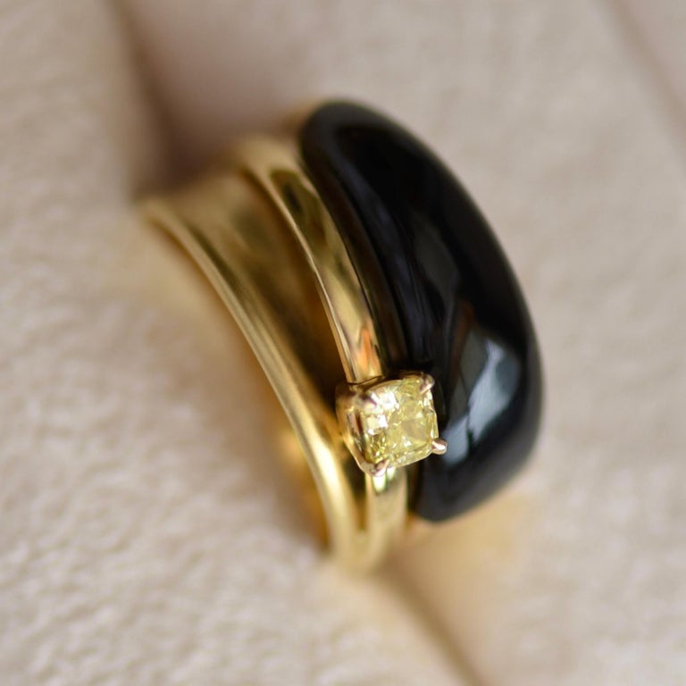 0,3 Carat Yellow Diamond Black Obsidian Movable 18 Karat Yellow Gold ...
