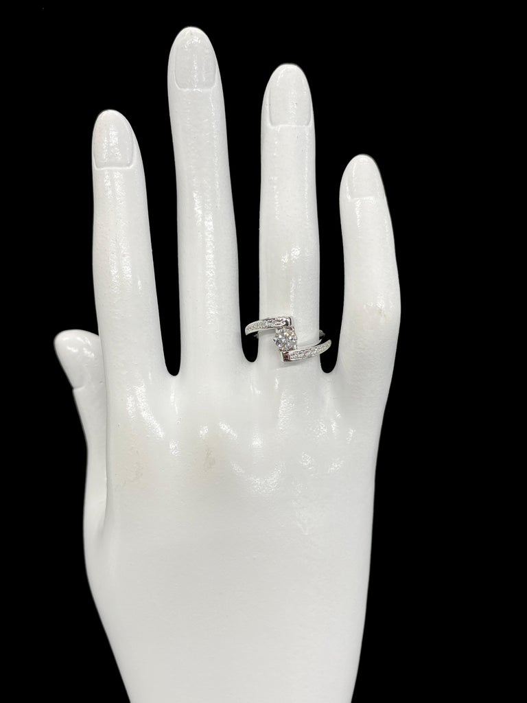 0.34 Carat Natural Dancing Diamond Ring Set in Platinum For Sale at 1stDibs