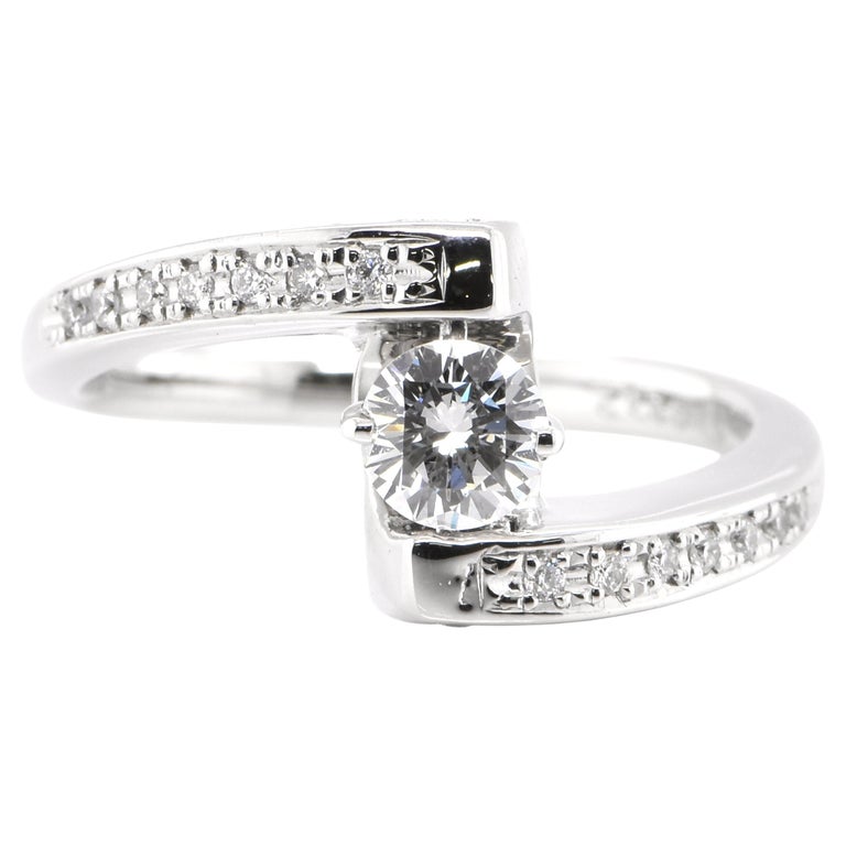 0.34 Carat Natural Dancing Diamond Ring Set in Platinum For Sale at 1stDibs