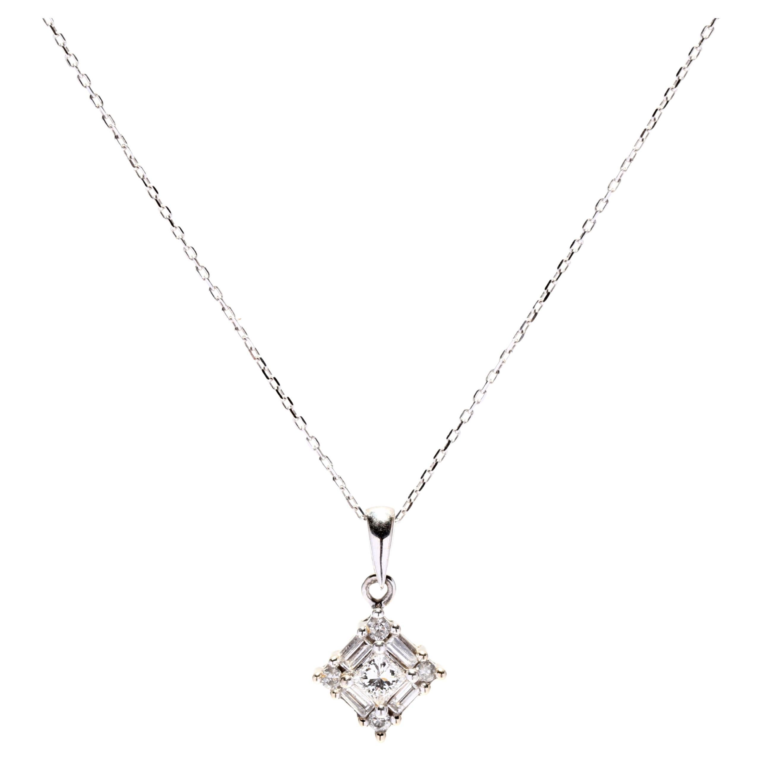 Mixed-Cut Diamond Cluster Pendant Necklace For Sale at 1stDibs