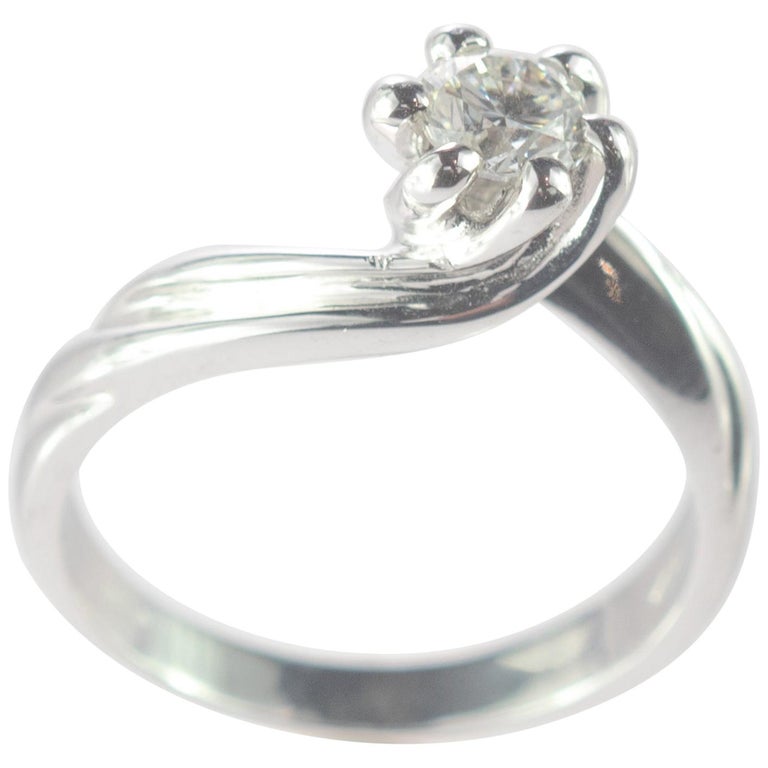 0.48 Round Diamond 18 Karat Gold Curved Engagement Solitaire Wedding ...