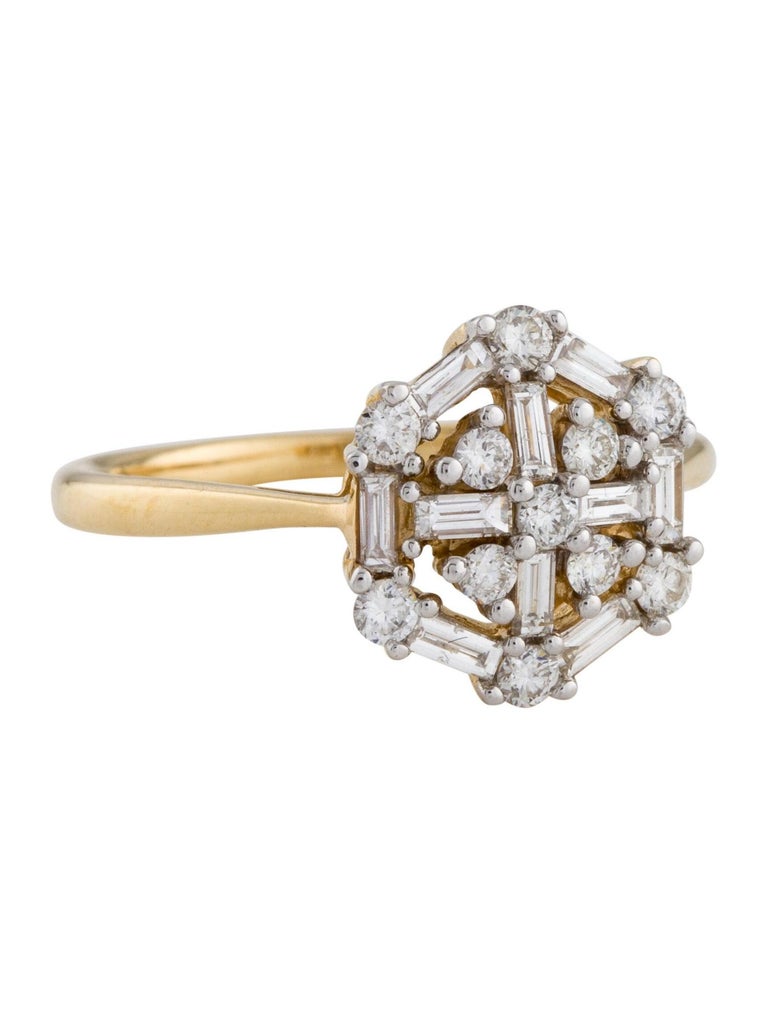 0.59 Carat Diamond Snowflake Cluster Ring For Sale at 1stDibs