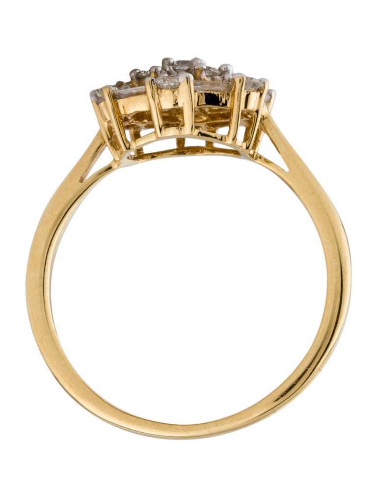 0.59 Carat Diamond Snowflake Cluster Ring For Sale at 1stDibs