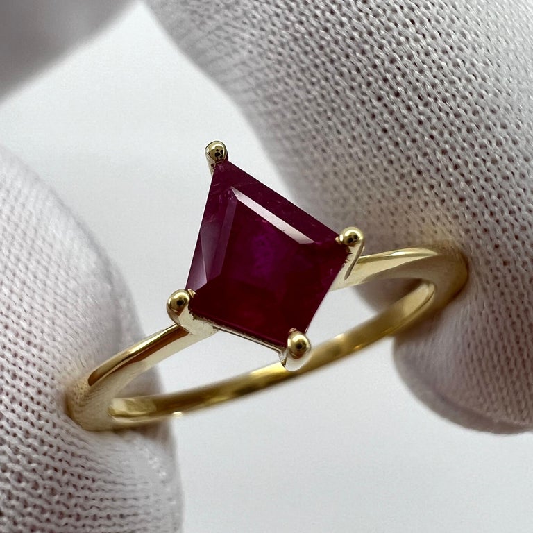 0.73 Carat Pinkish Red Ruby Fancy Kite Cut 18k Yellow Gold Modern ...