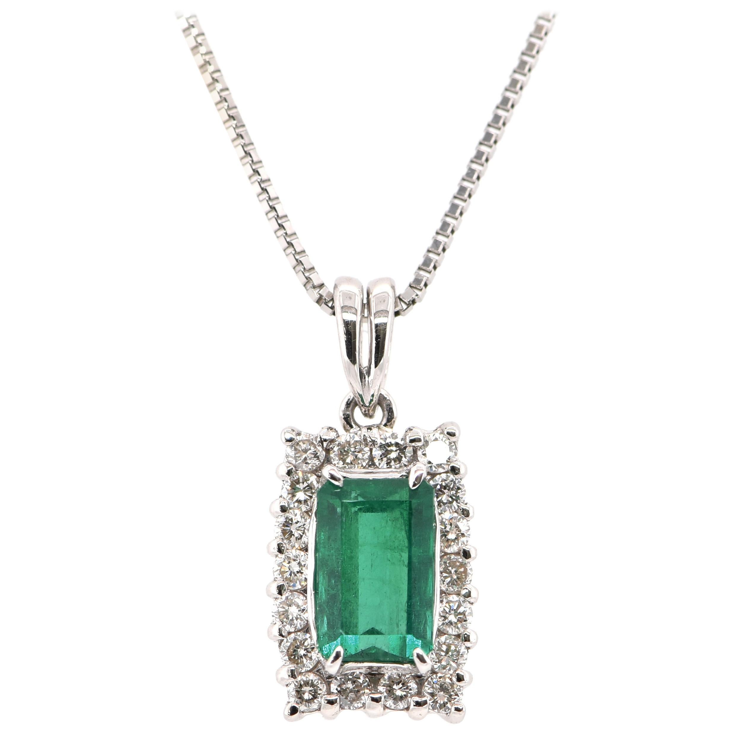 Emerald and Diamond Pendant Set in Platinum For Sale at 1stDibs