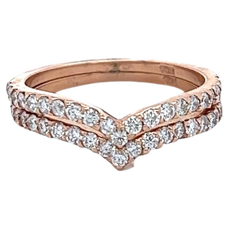 0.79 Carat Round Cut Diamond Rose Gold Bands For Sale at 1stDibs