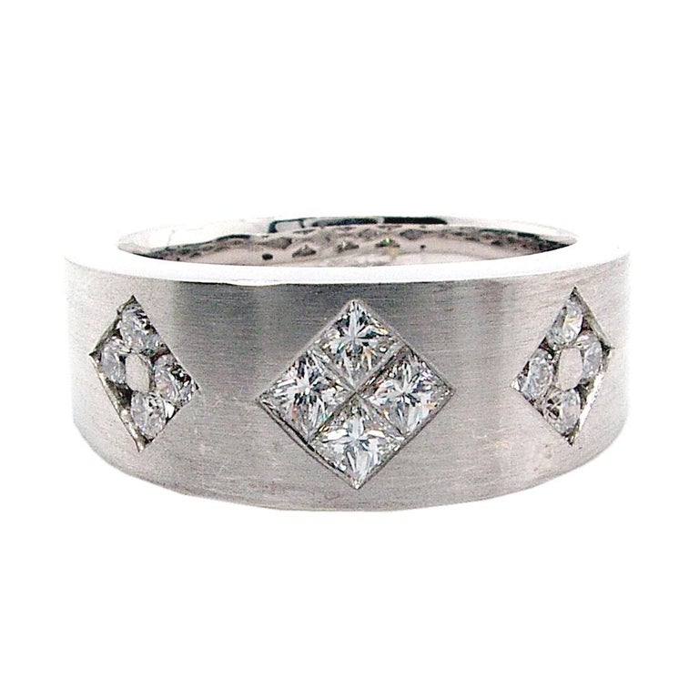 0.80 Carat Invisible/Channel Set Diamond 18 Karat Gents Ring For Sale ...