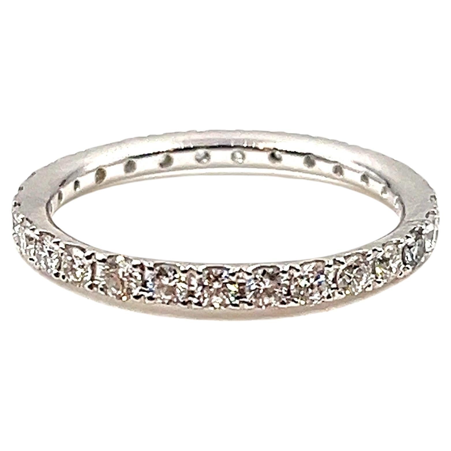 Contemporary 18 Carat Gold 0.88 Carat Ceylon Sapphire and Diamond ...