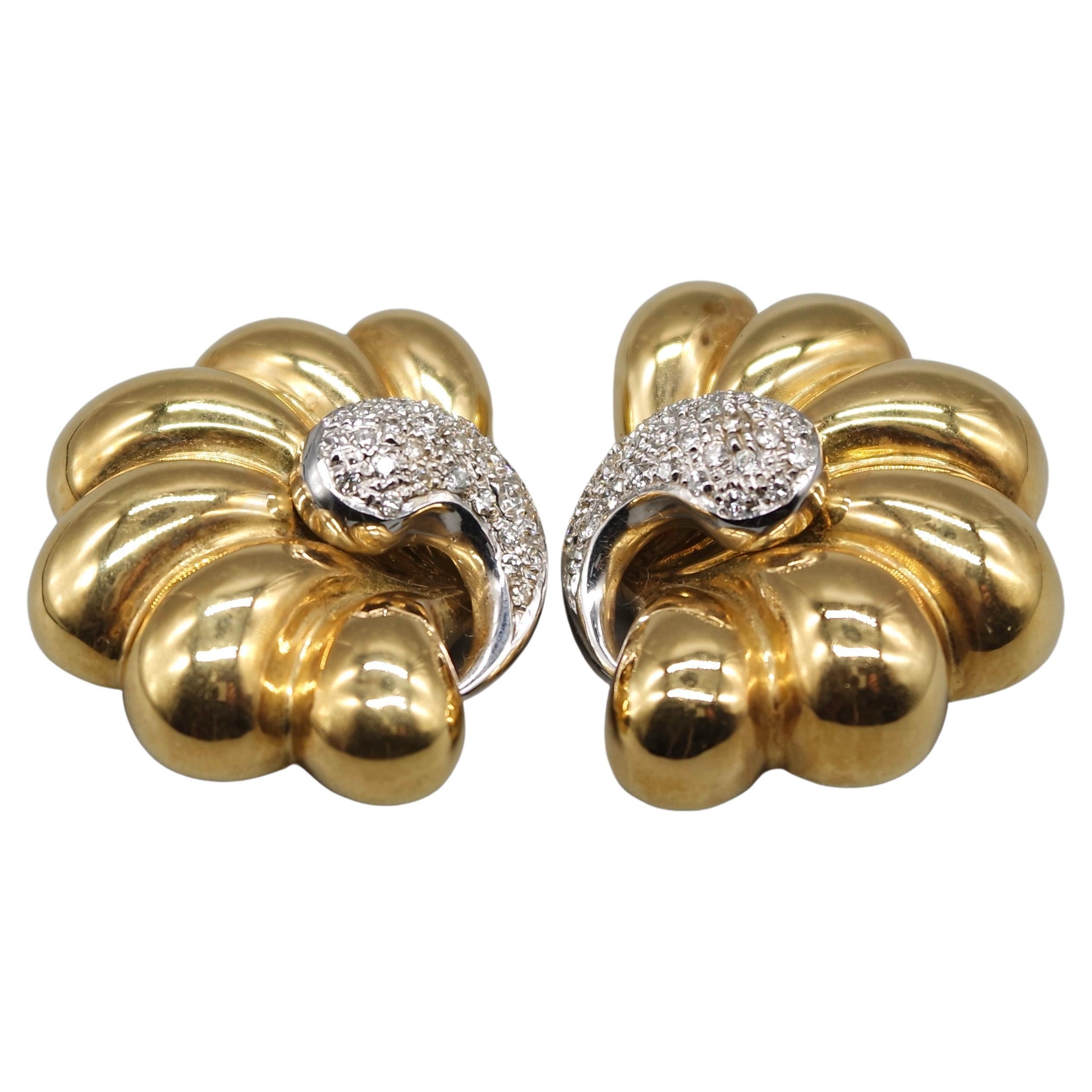 18 Karat White Gold Round-Cut and Baguette-Cut Diamond Hair Clip For ...