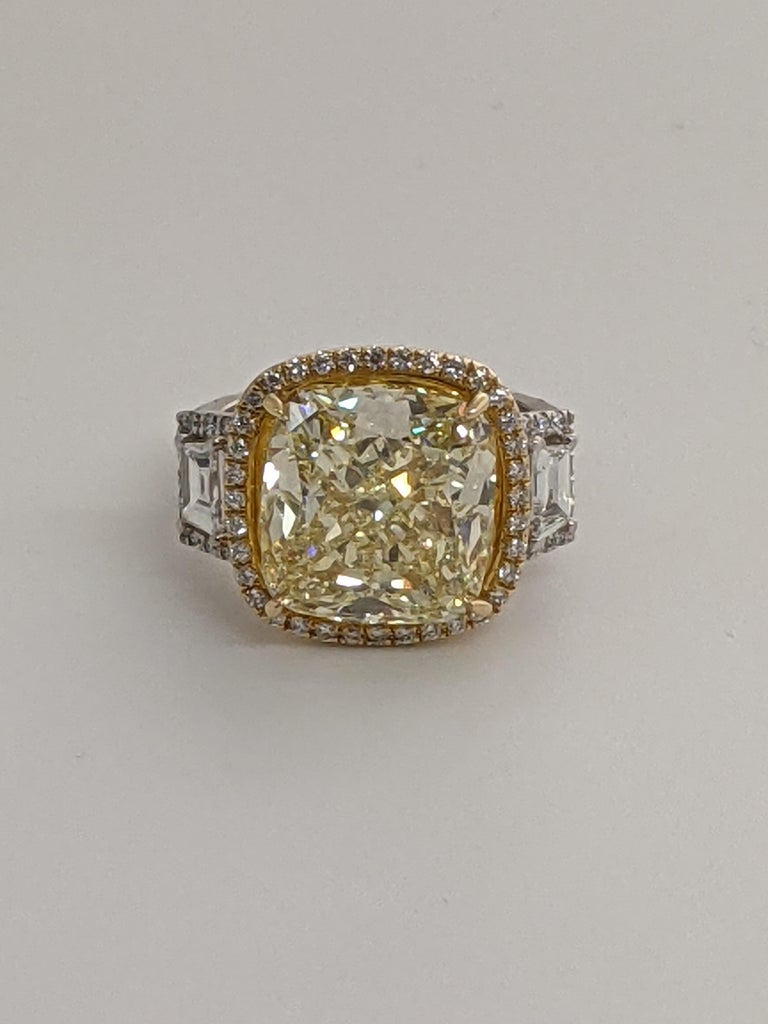 10 carat Fancy Light Yellow Diamond Ring VS1. GIA For Sale at 1stDibs