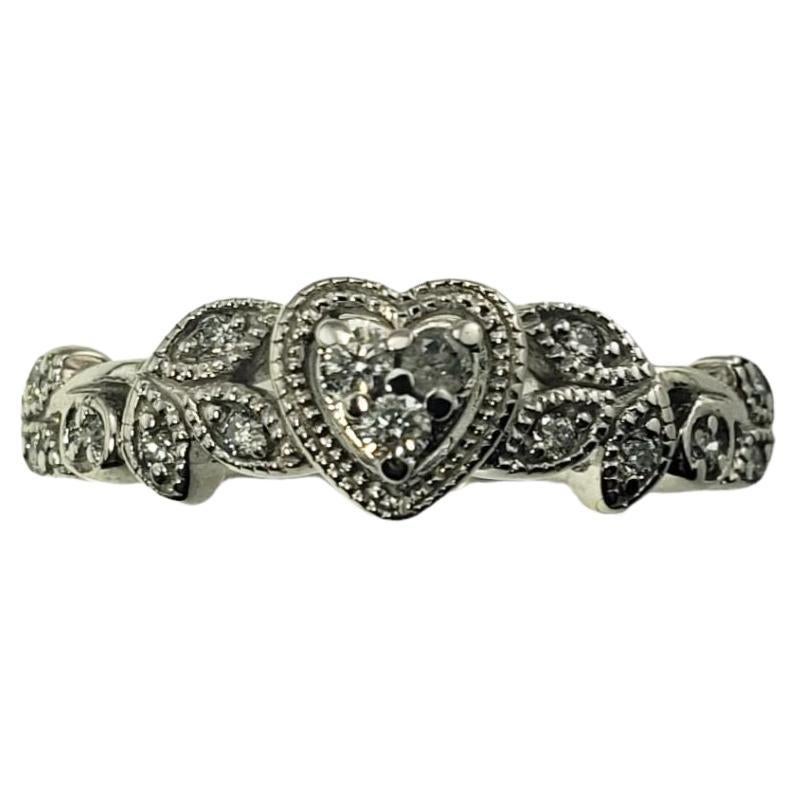 10 Karat White Gold and Diamond Ring For Sale at 1stDibs