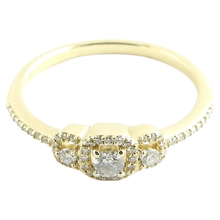 10 Karat Yellow Gold and Diamond Ring For Sale at 1stDibs