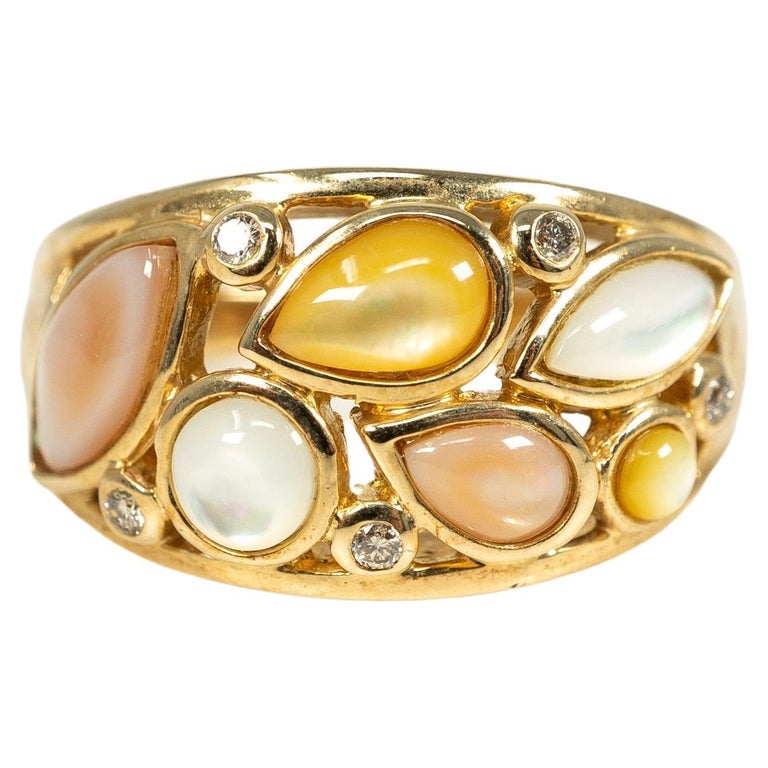 10 Karat Yellow Gold Moonstone and Diamond Ring For Sale at 1stDibs
