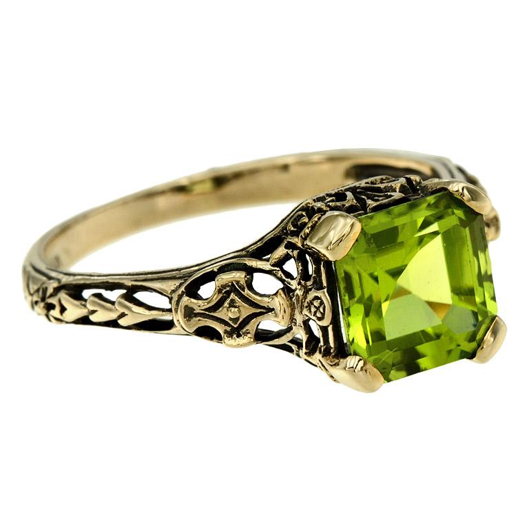 10 Karat Yellow Gold Peridot Filigree Ring at 1stDibs