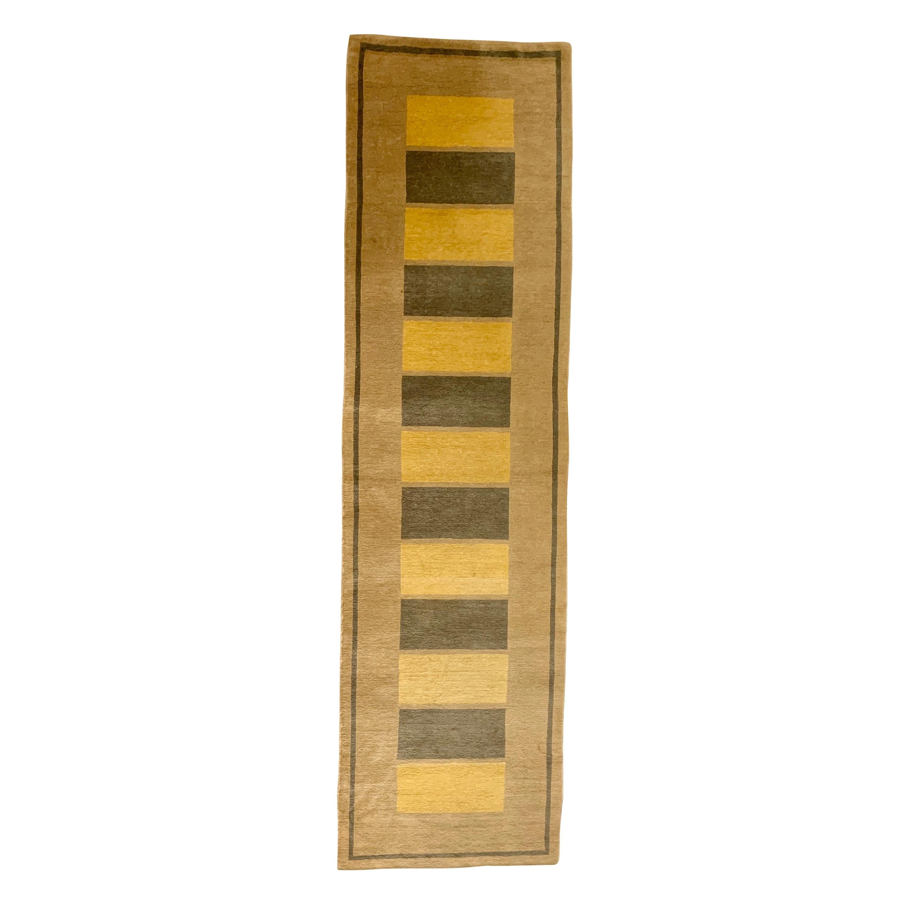 Hand-Knotted Nepalese Wool Rug For Sale at 1stDibs