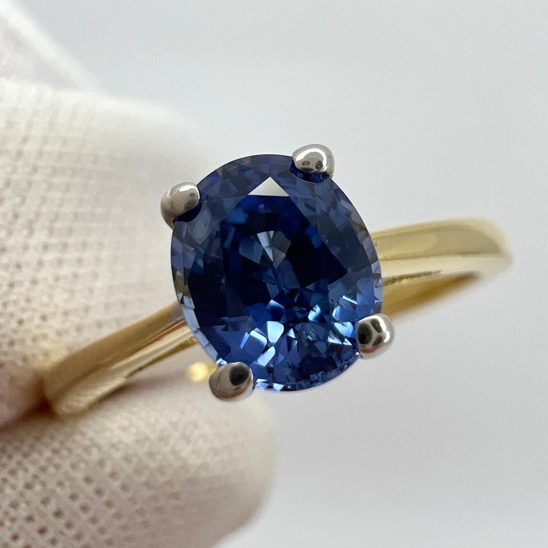 1.00ct Vivid Cornfower Blue Ceylon Sapphire Oval Cut 18k Gold Solitaire Ring For Sale at 1stDibs