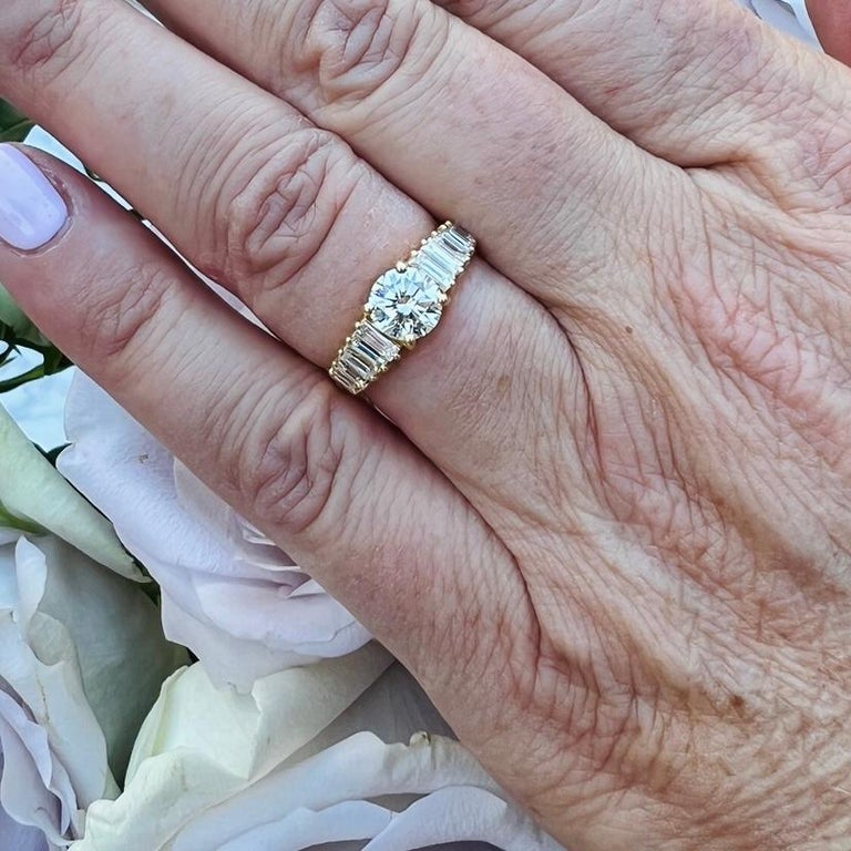 1.01 Carat Diamond and 18k Yellow Gold Ring For Sale at 1stDibs