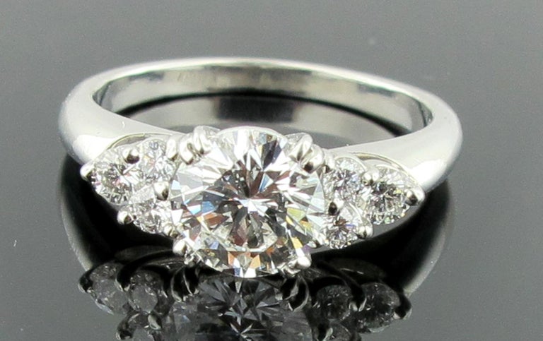 1.02 Round Brilliant Cut Center Diamond Ring Set in Platinum For Sale ...