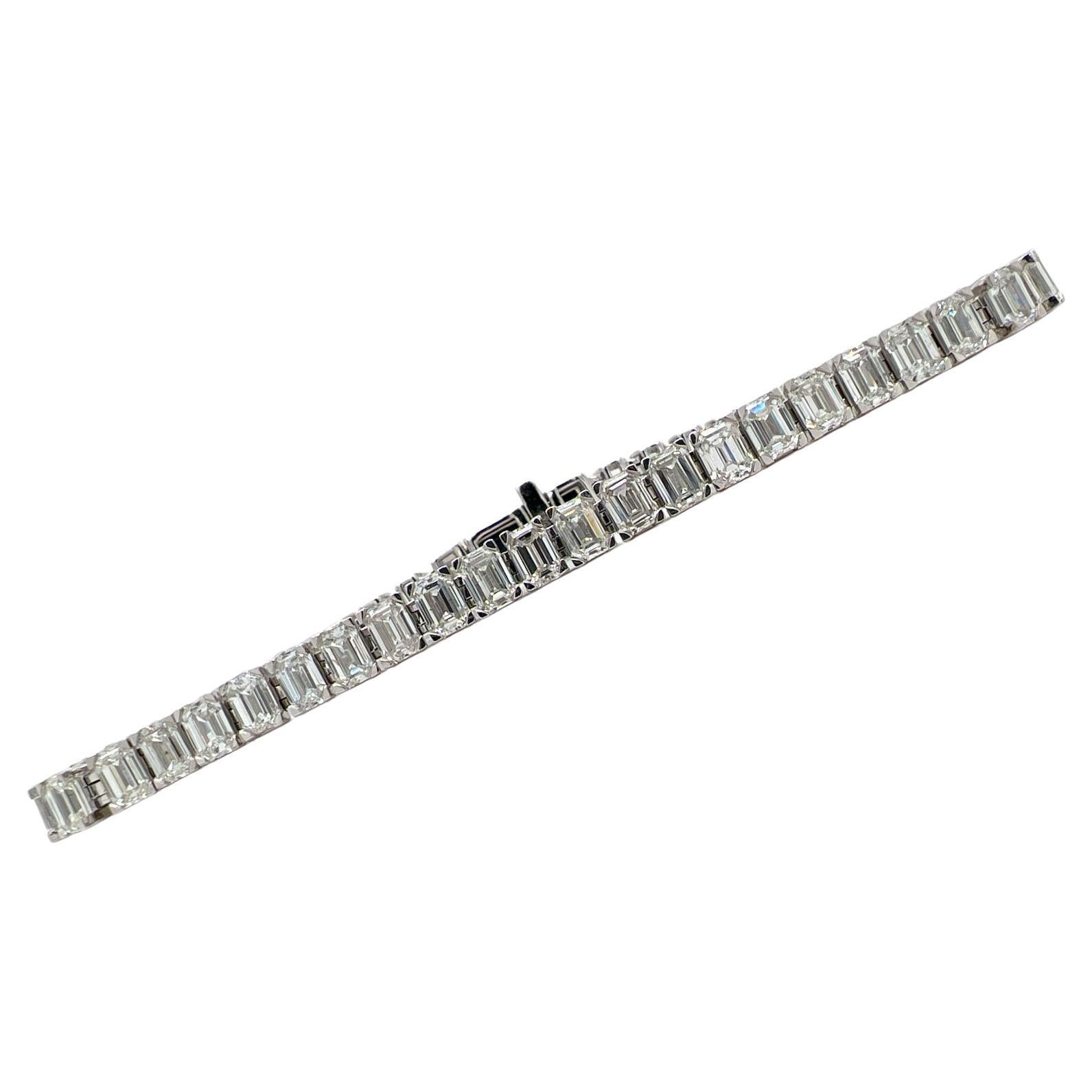 Diamond Emerald Platinum Line Bracelet at 1stDibs