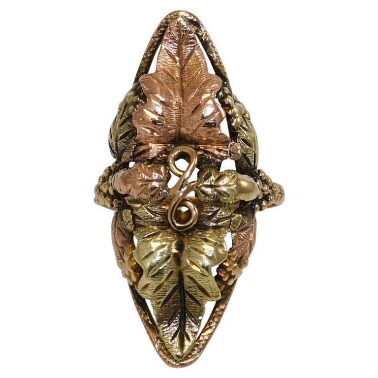 10k 2-Tone Vintage Leaf Design Ring, 3.6gr For Sale at 1stDibs