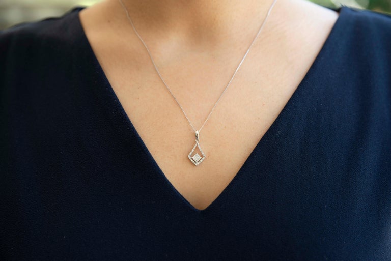10K White Gold Diamond Kite Pendant For Sale at 1stDibs