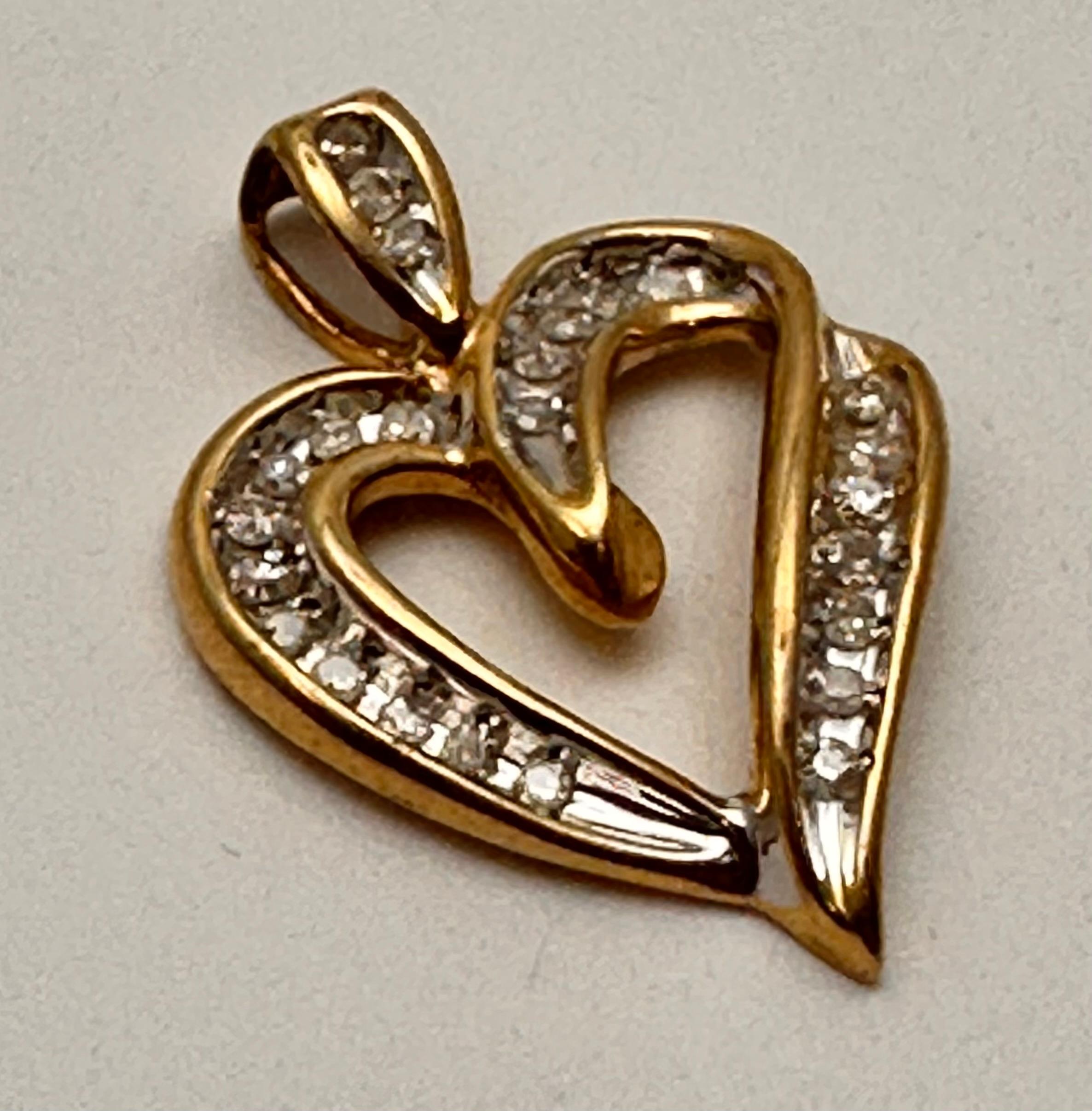 10k Yellow Gold ~ 25 Round Diamonds Set in a Heart Shape 3/4" x 1 ...