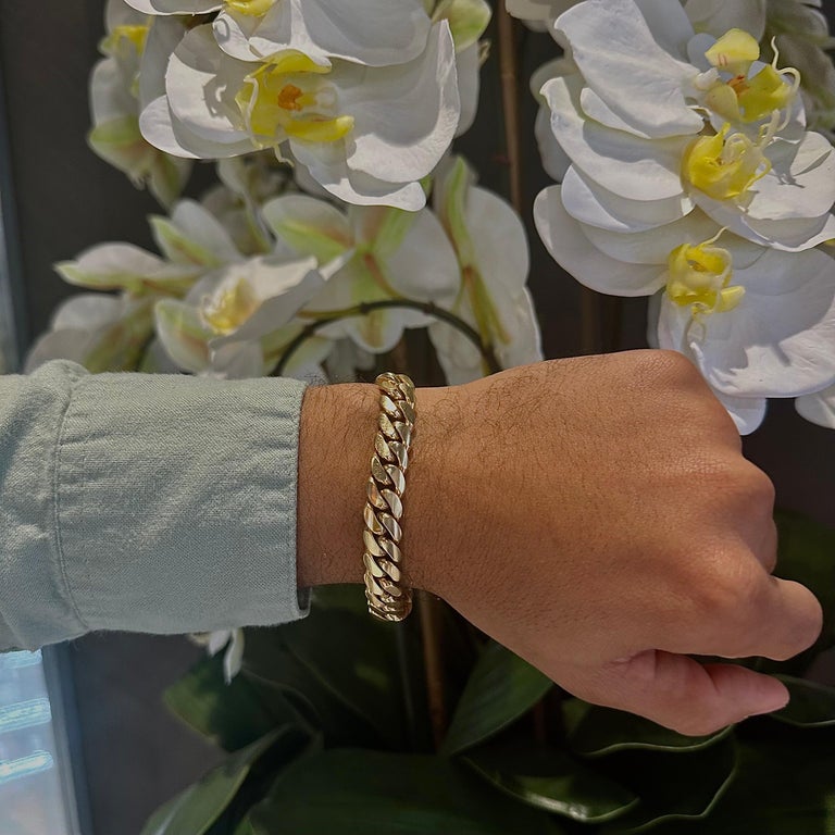 Solid Cuban Link Bracelet in 14k Yellow Gold For Sale at 1stDibs