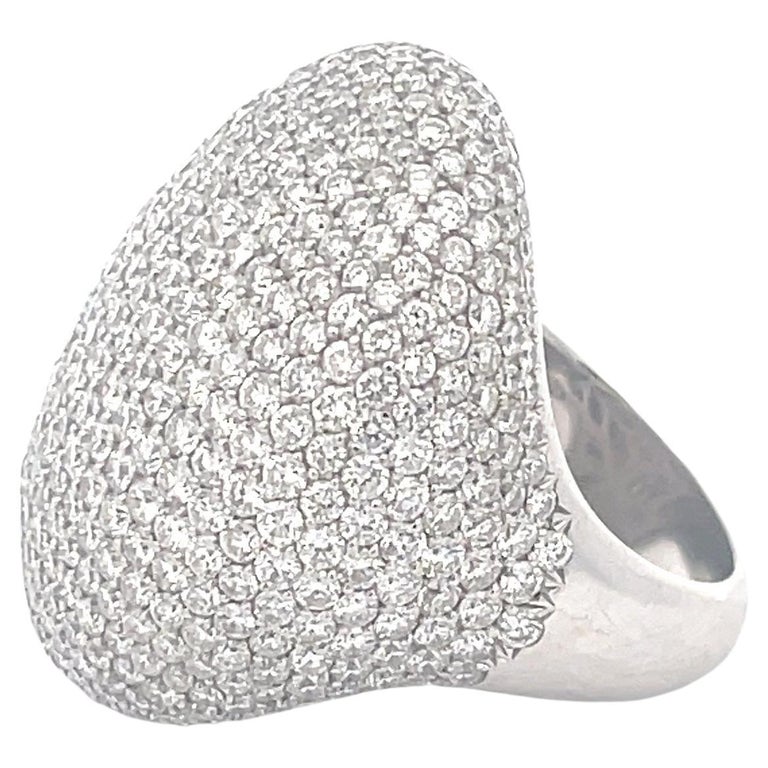 Bague cocktail à dôme en diamants de 11 carats En vente sur 1stDibs