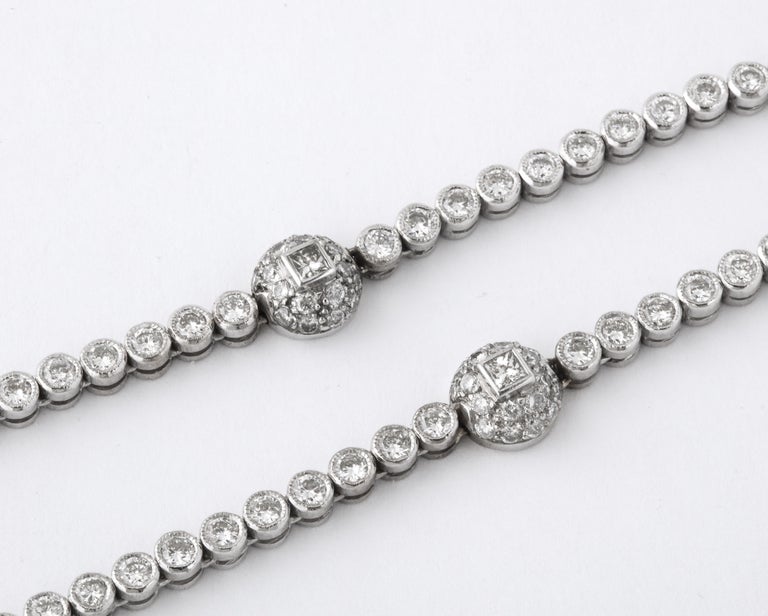 Collier rivière en or blanc 110 diamants En vente sur 1stDibs