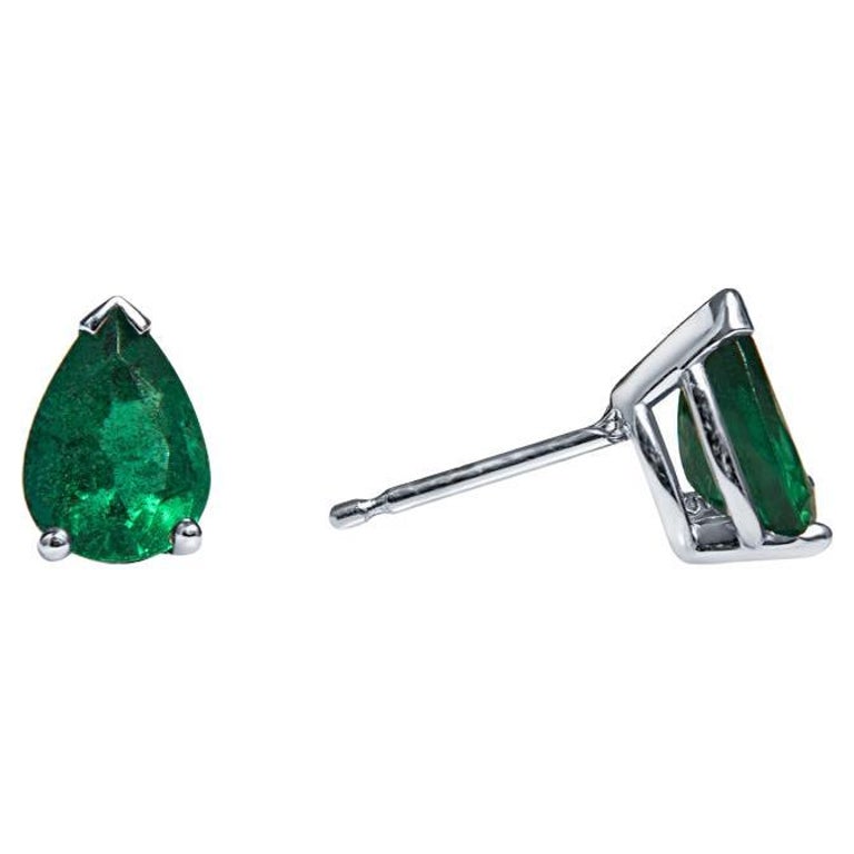 1.15 Carat Total Weight Pear Shaped Natural Emerald Stud Earrings For Sale at 1stDibs
