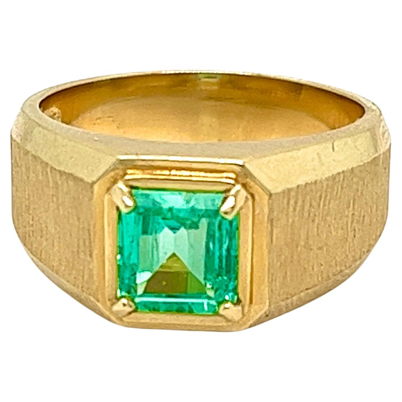 1.20 carat Emerald Bold Solitaire Ring. For Sale at 1stDibs