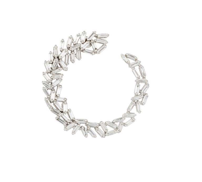 12, 000 Exquisite 18KT Gold Magnificent Fancy Baguette Diamond C Twist ...