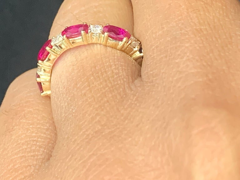 1.22 Carat Oval Cut Alternating Ruby Diamond Wedding Band in 14K Yellow Gold For Sale at 1stDibs