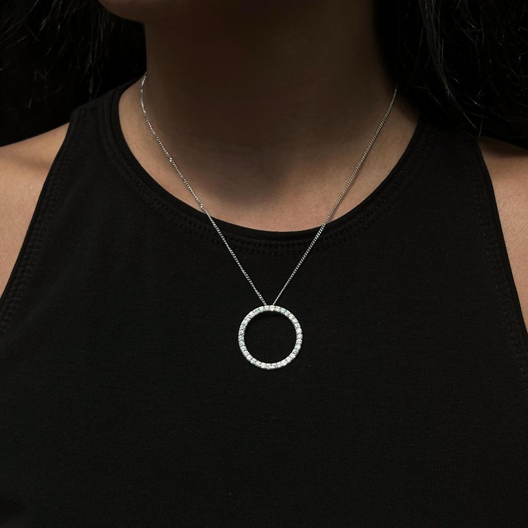 1.22ct Diamond Set Circle Platinum Pendant and Chain For Sale at 1stDibs