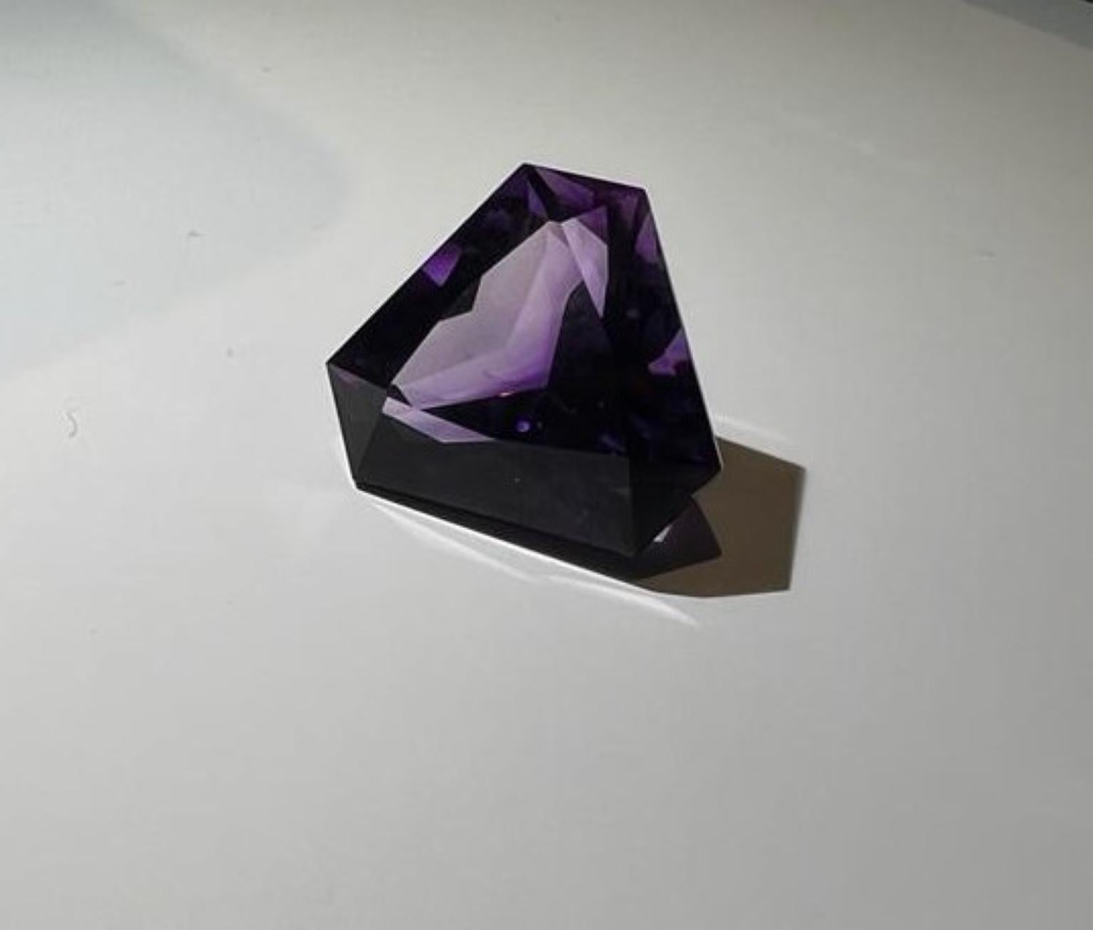 12.7ct Triangular Cut Amethyst Loose Gemstone For Sale at 1stDibs