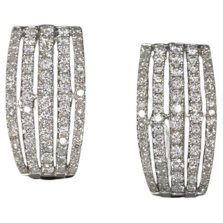 1.30 Carata Huggies Diamond Earrings Set in 18 Carats White Gold Omega ...