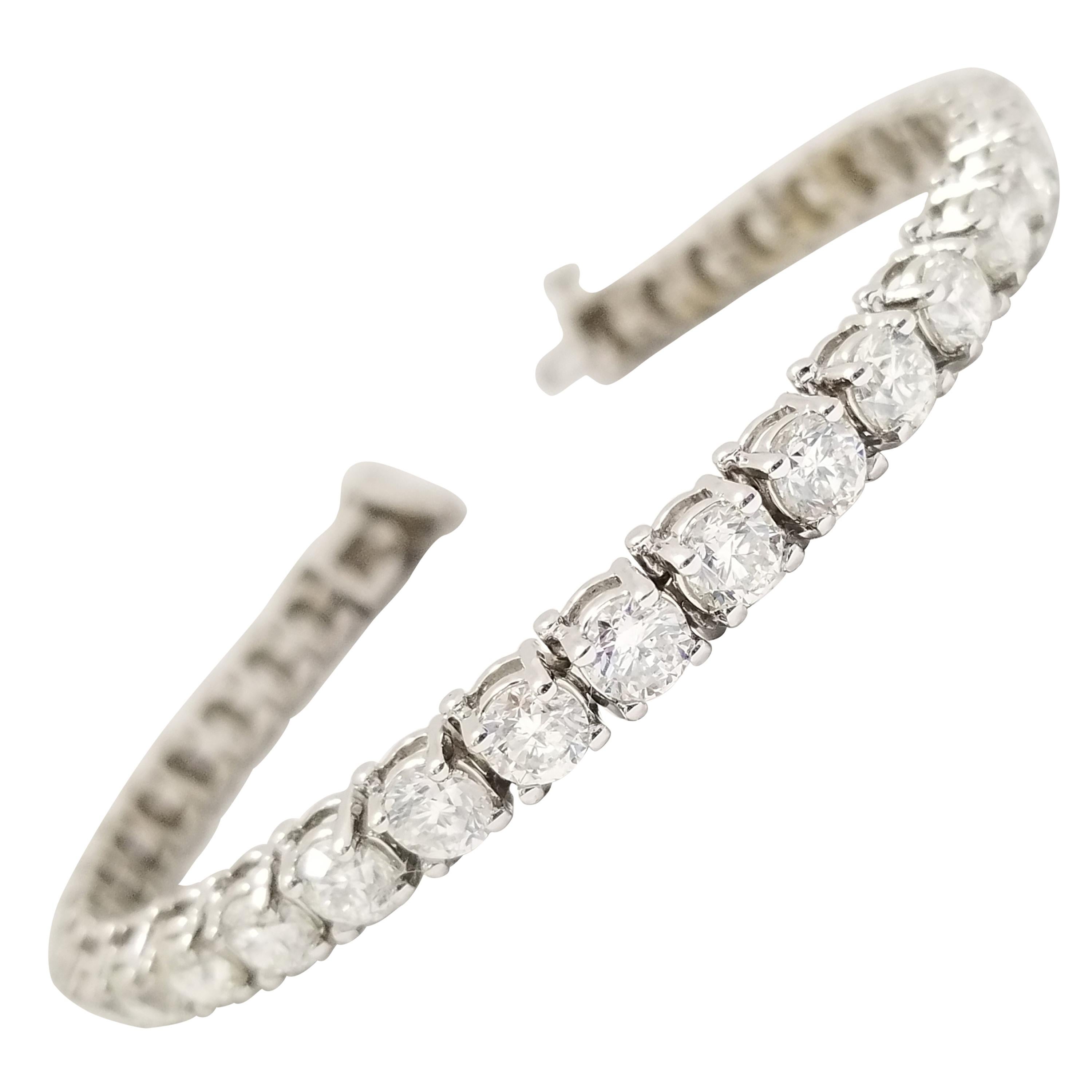 13.48 Carat White Gold Round Brilliant Tennis Bracelet at 1stDibs
