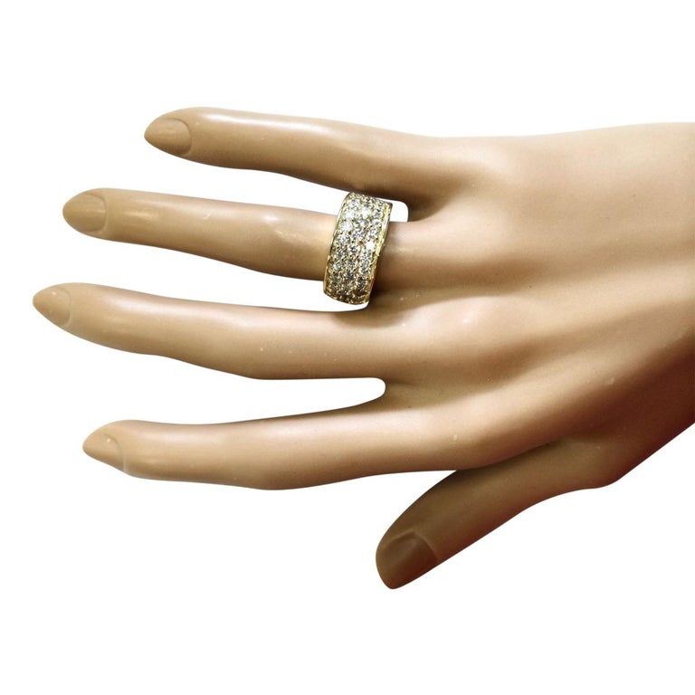 1.35 Carat Natural Diamond 18 Karat Yellow Gold Ring For Sale at 1stDibs