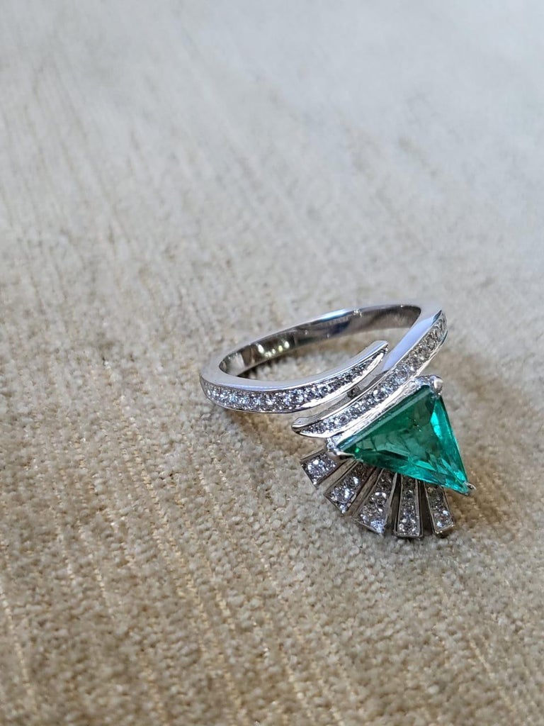 1.39ct, Trillion Shaped, Natural Zambian Emerald and Diamonds Engagement Ring For Sale at 1stDibs