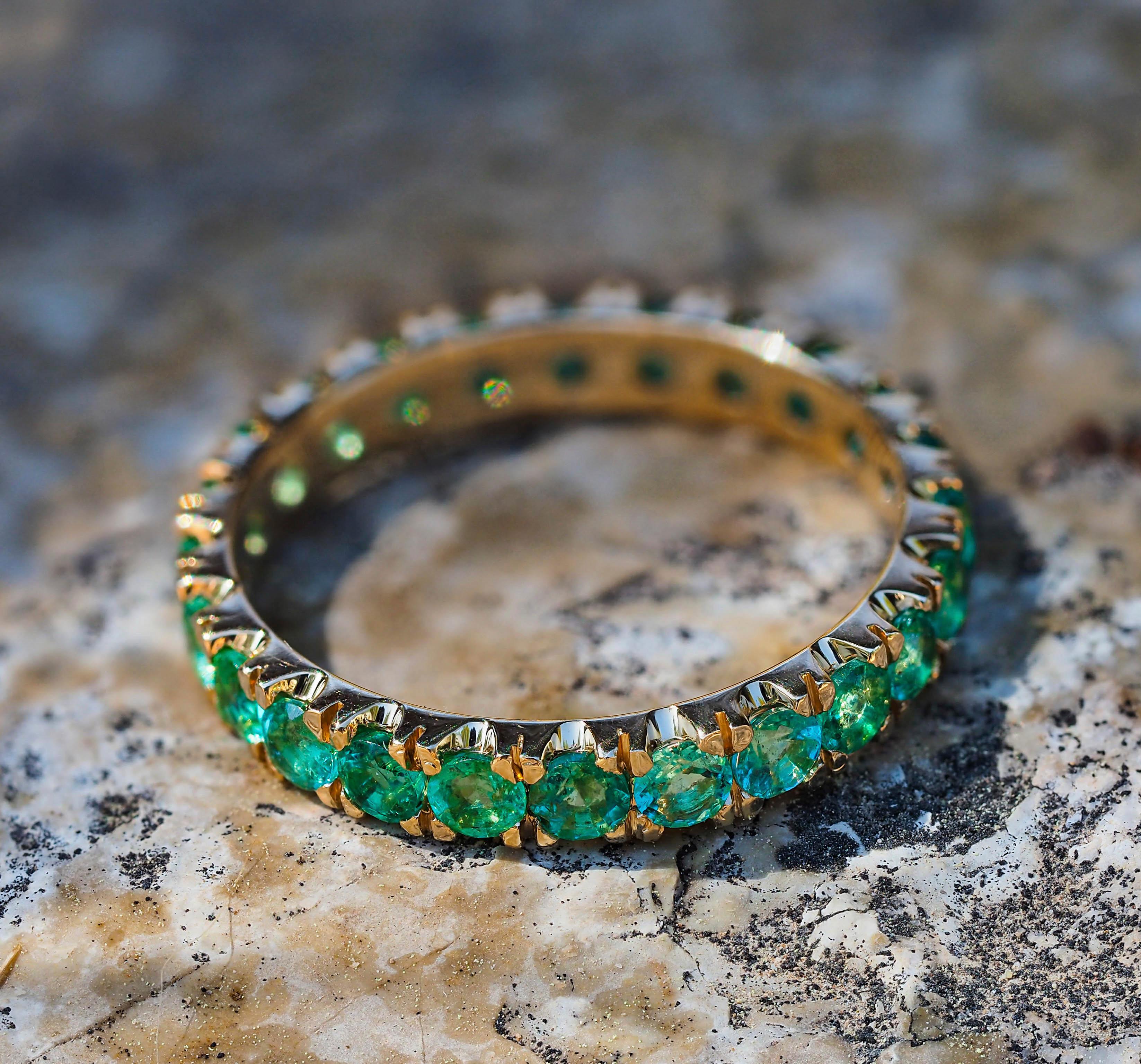 Customizable Emerald eternity ring in 14k gold. Stackable Emerald Ring ...