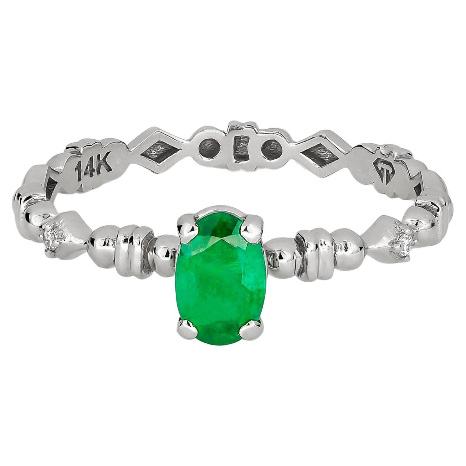 14 K Gold Ring with Oval Emerald and Diamonds For Sale at 1stDibs