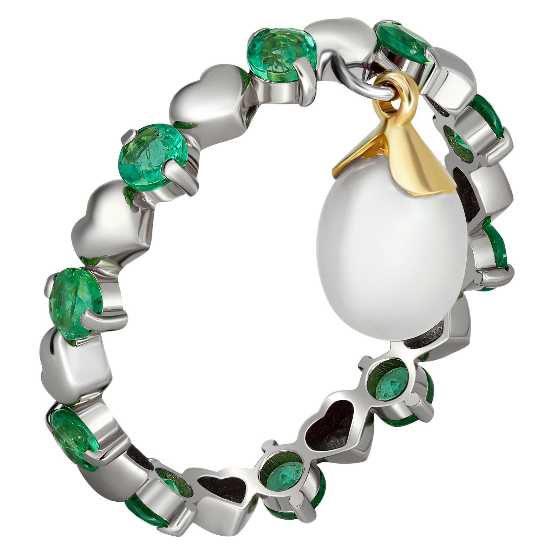 14 Karat Gold Ring with Emerald and Sapphires For Sale at 1stDibs