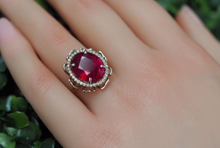 14 Karat Gold Ring with Ruby and Diamonds, July Birthstone Ruby Ring For Sale at 1stDibs