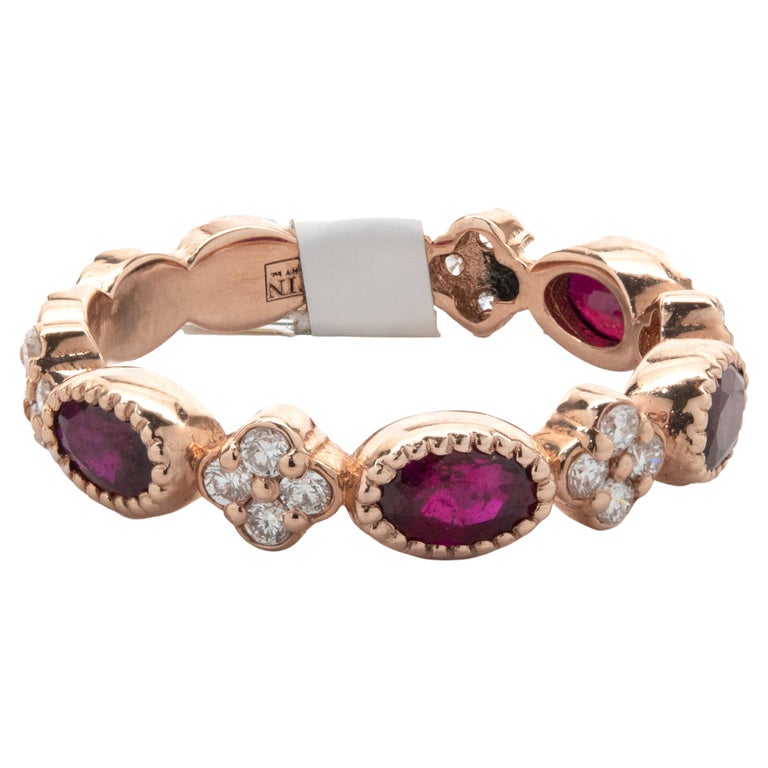 14 Karat Rose Gold Diamond and Ruby Star Band For Sale at 1stDibs