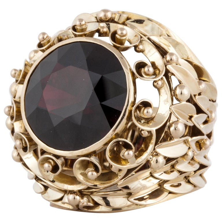21 Carat Garnet Ring in 14K Gold For Sale at 1stDibs