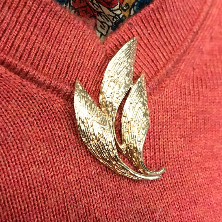 14 Karat Three Leaf Brooch/Pin For Sale at 1stDibs